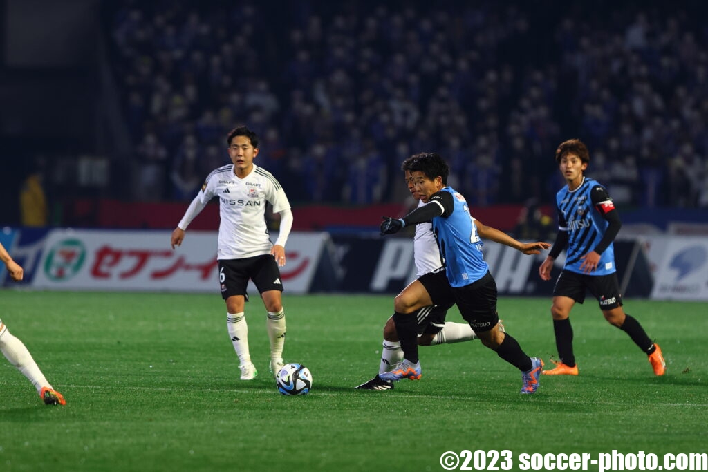 山田 新 | 【⚽Jリーグ選手写真・壁紙はサカフォト】