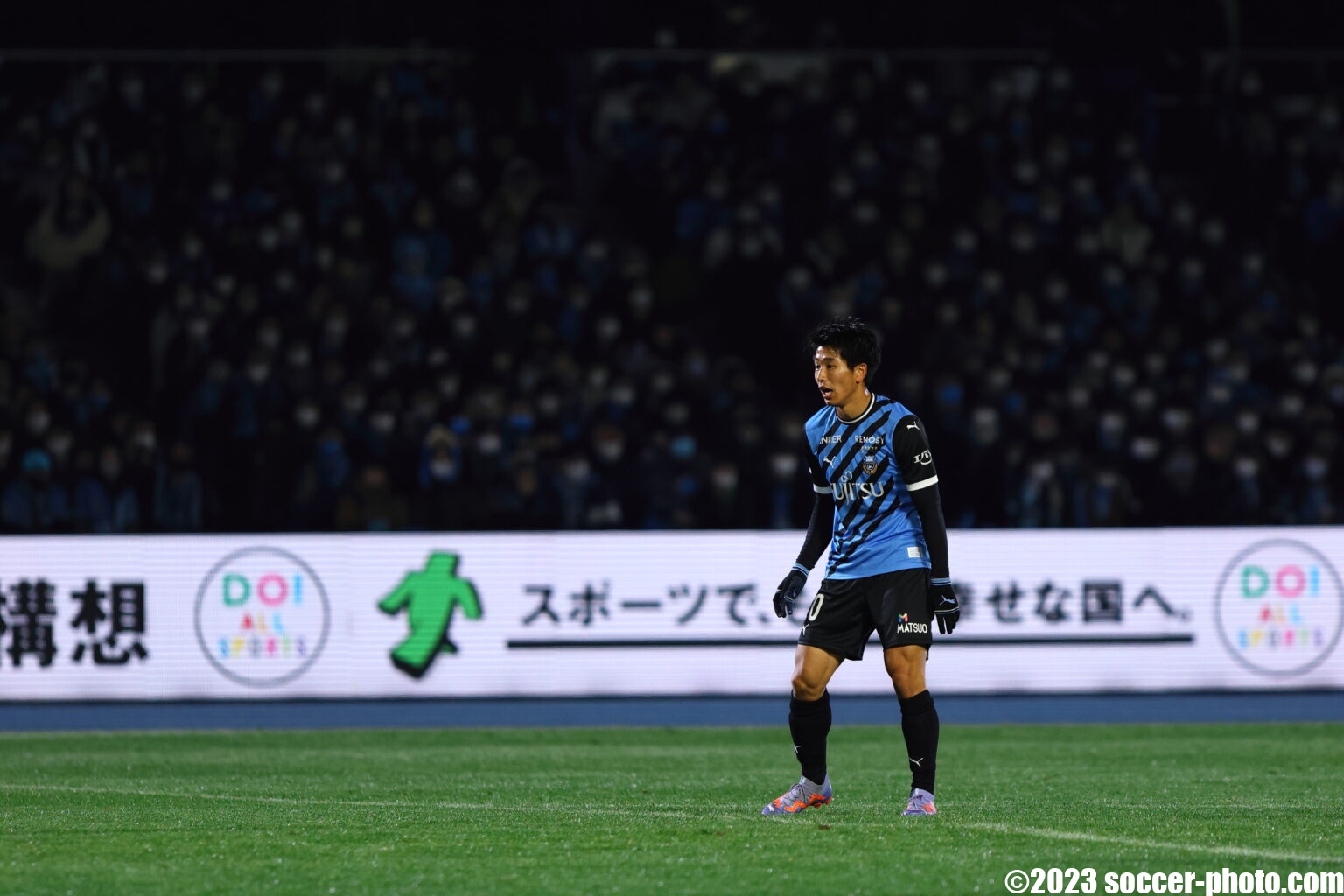 山田 新 | 【⚽Jリーグ選手写真・壁紙はサカフォト】